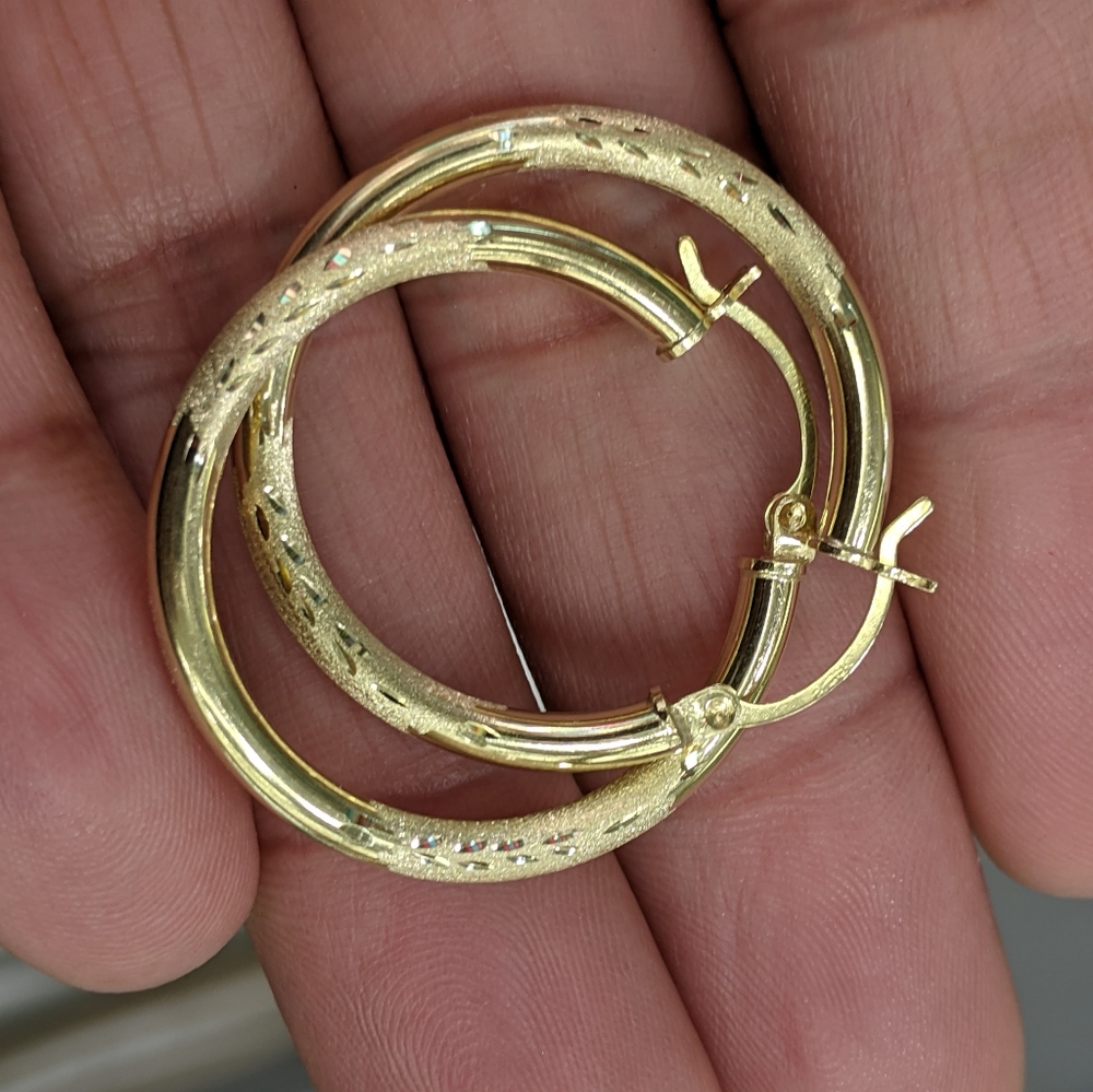 10k Real Gold Hoop Earring - Gem